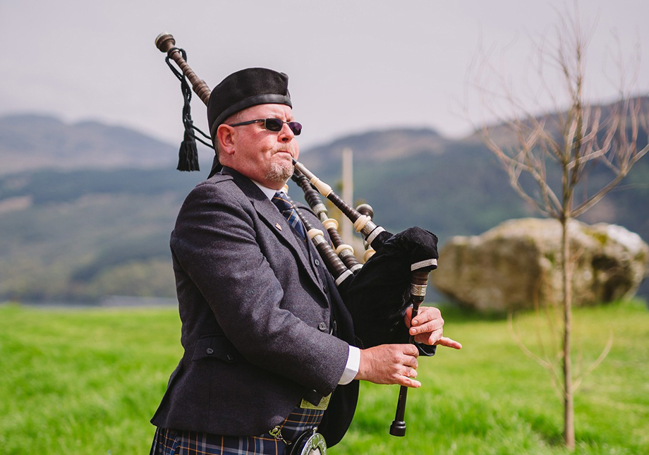 Tie The Knot Scotland | Tam the Piper