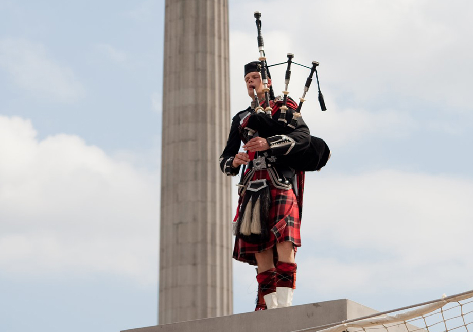 Tie The Knot Scotland | Roddy the Piper